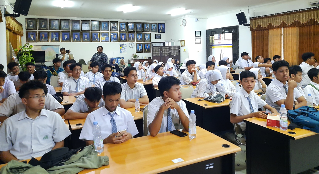 SMA Islam Al Azhar BSD Kunjungi FST UNAIR: Mengenal Teknik Biomedis dan ...